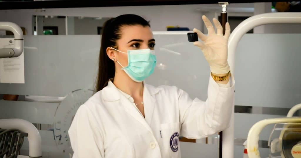 How to Become a Doctor UK [2024 update] - Study Medicine Europe